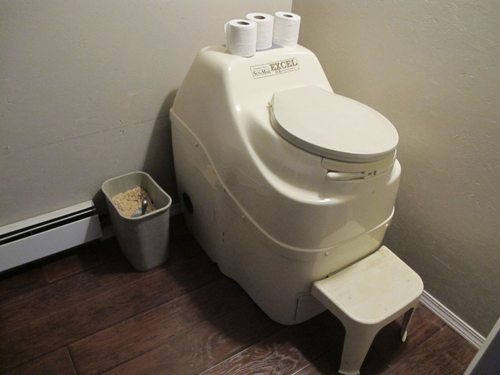 How Do Waterless Toilets Work? | Perfect Bath Canada